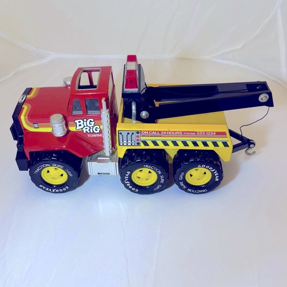 Toys | Vintage 1986 Remco Big Rig Towing Tow Truck 125 Long Pressed ...
